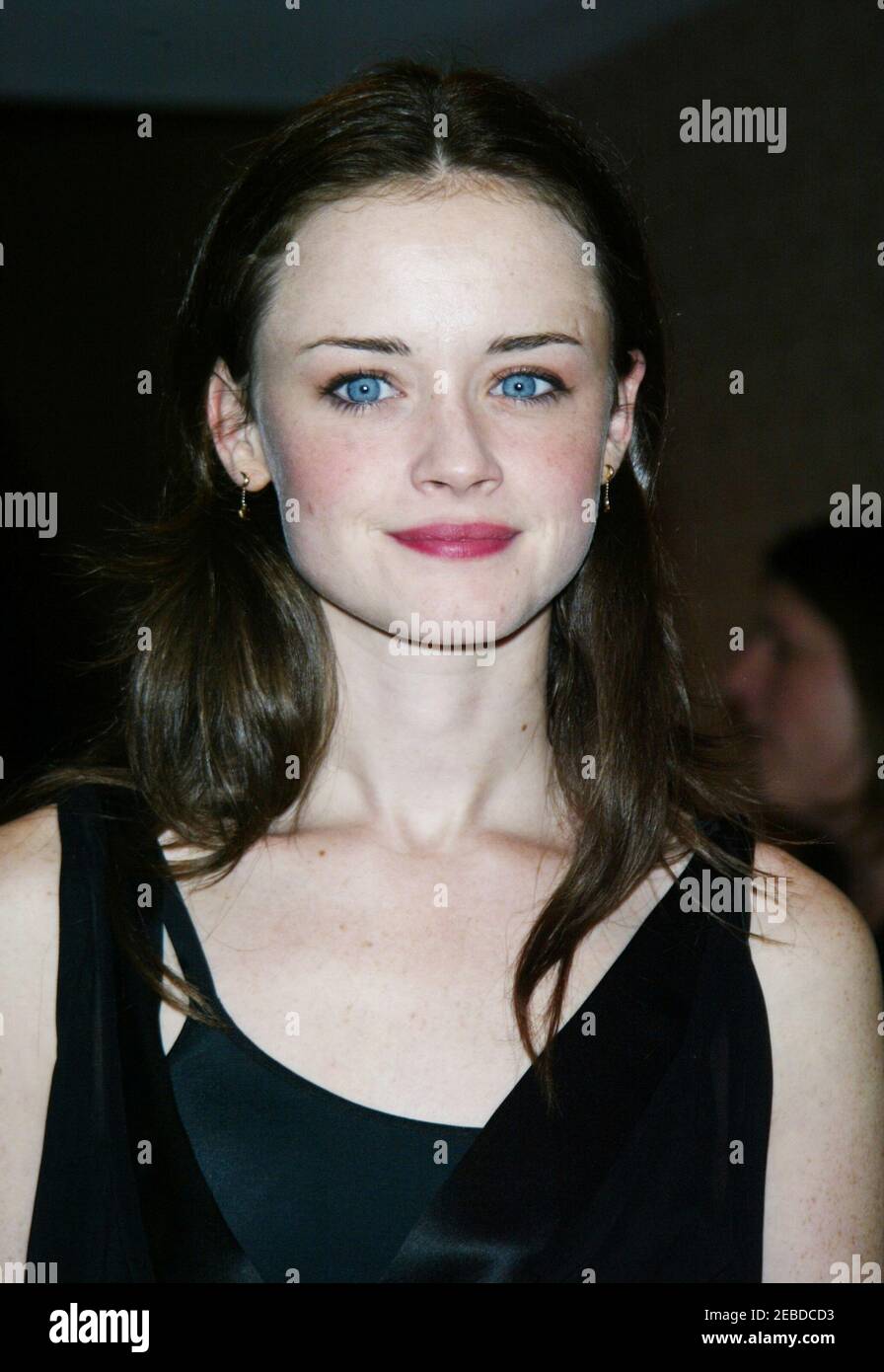 Alexis Bledel of "Gilmore Girls" poses for pictures at the WB Network ...