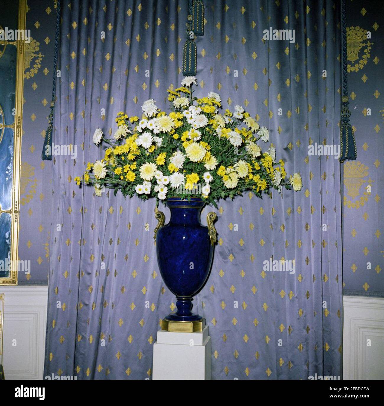 Dinner in honor of Jawaharlal Nehru, Prime Minister of India (flower ...