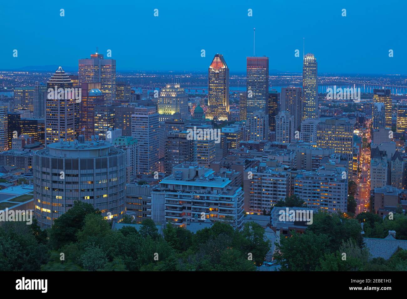 Canadian city skyline hi-res stock photography and images - Alamy