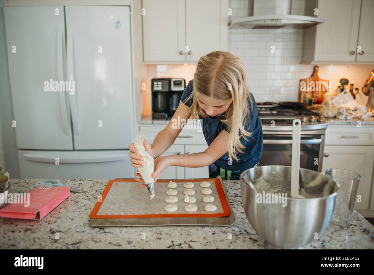 Piping sugar hi-res stock photography and images - Alamy