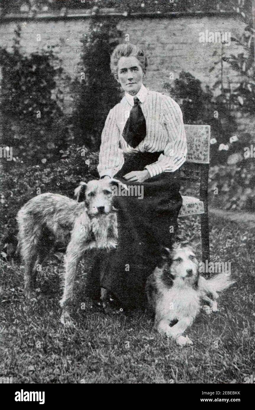 Miss cavell hi-res stock photography and images - Alamy