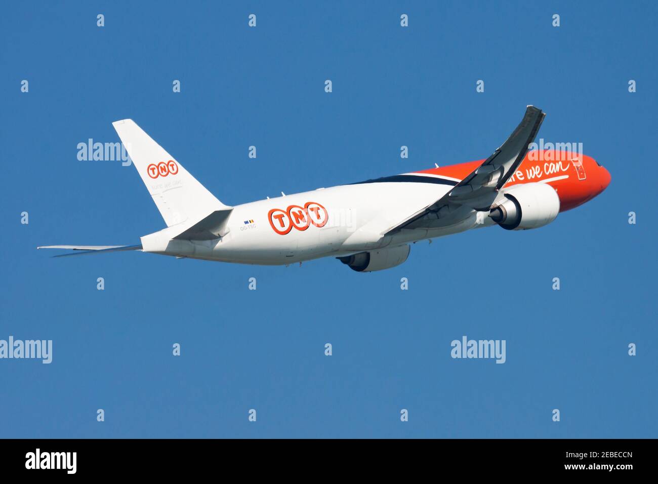 TNT Airways Boeing 777-200 OO-TSC cargo plane departure and take off at ...