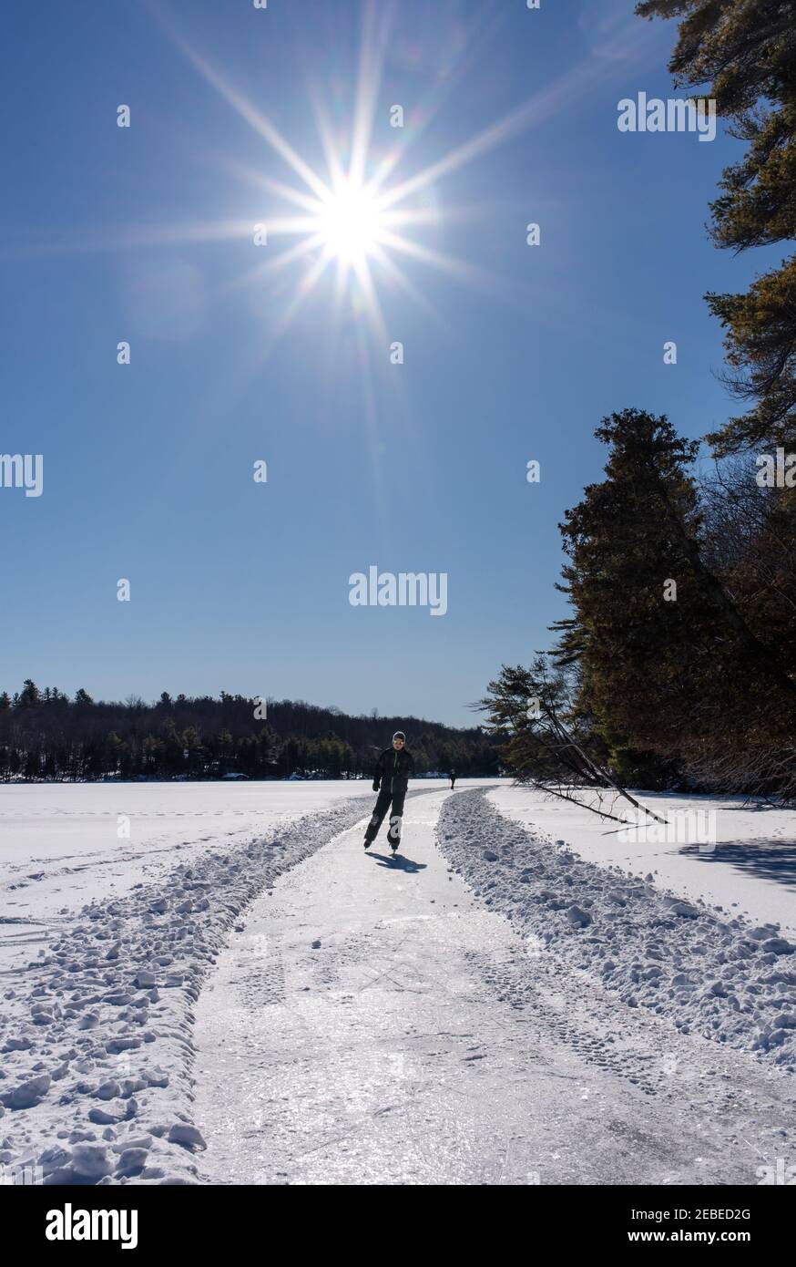 Teen boy speed skating hi-res stock photography and images - Alamy