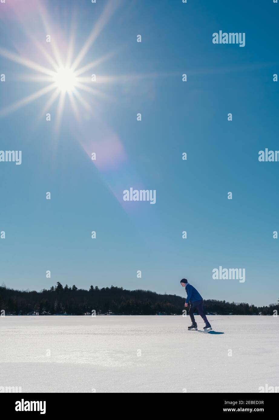 Teen boy speed skating hi-res stock photography and images - Alamy