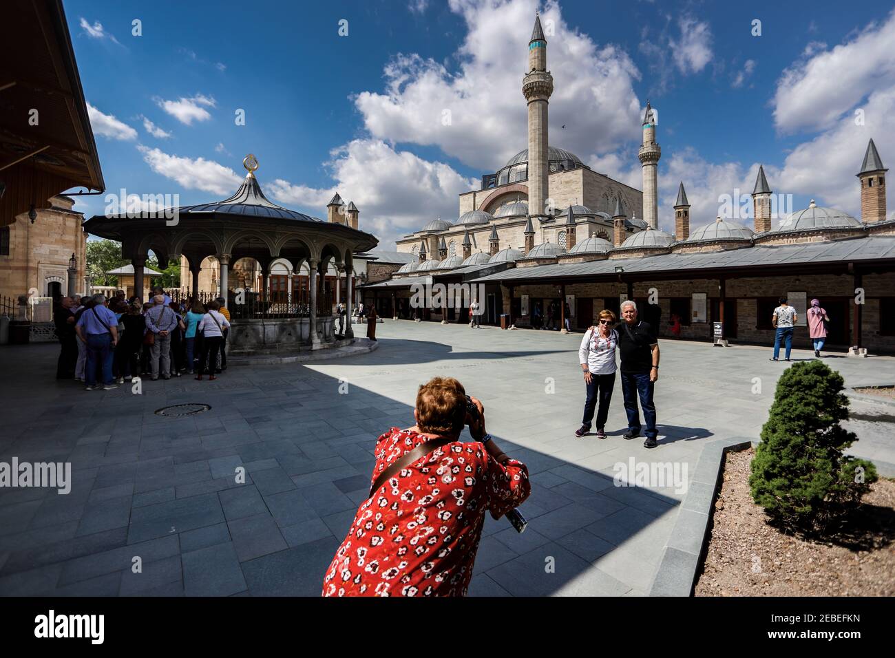 Islamic spiritual tourists hi-res stock photography and images - Alamy