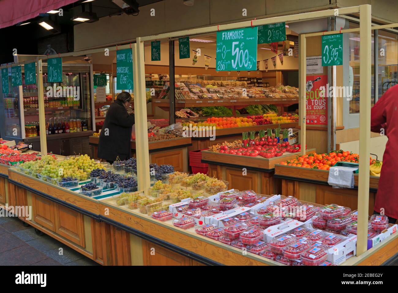 Fruit shop france hi-res stock photography and images - Alamy