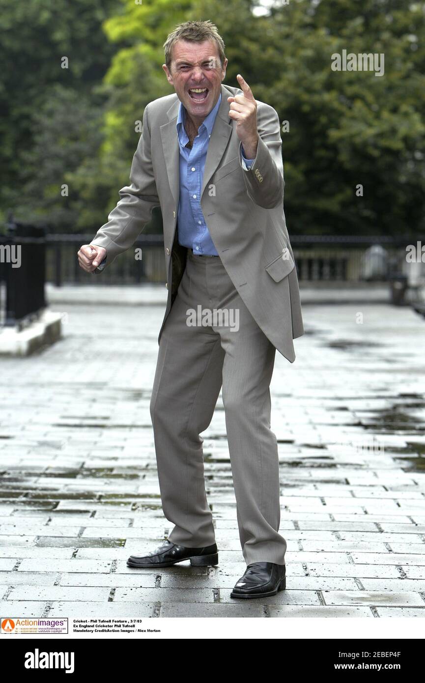 Phil tufnell cricketer hi-res stock photography and images - Alamy