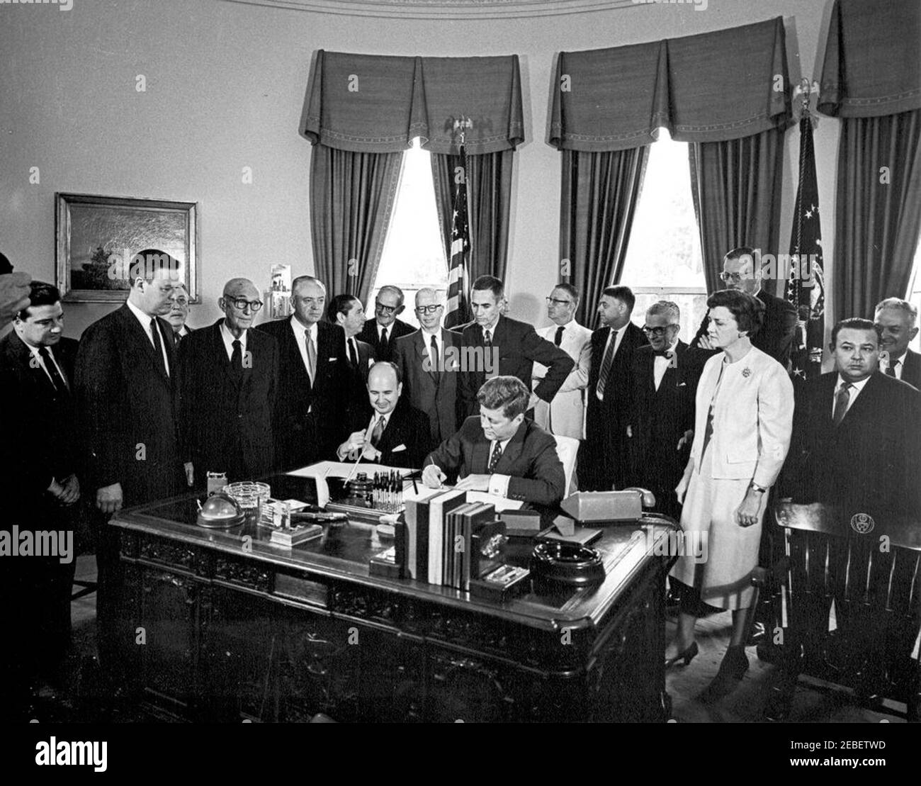 Signing the Social Progress Trust Fund Agreement with the Inter ...