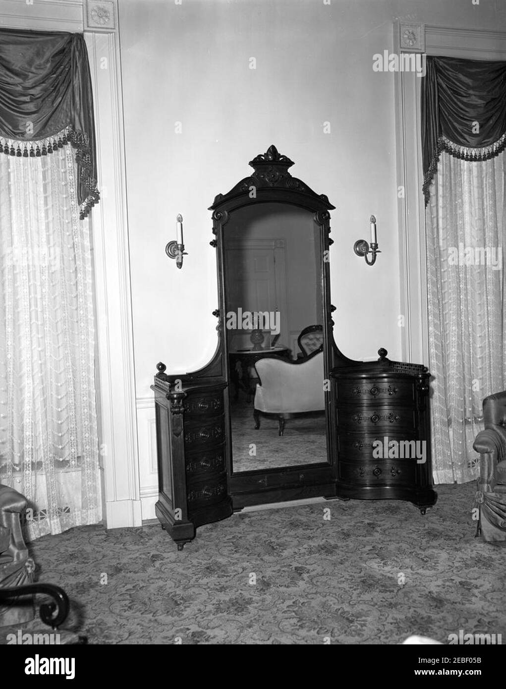 Dressing the house Black and White Stock Photos & Images - Alamy