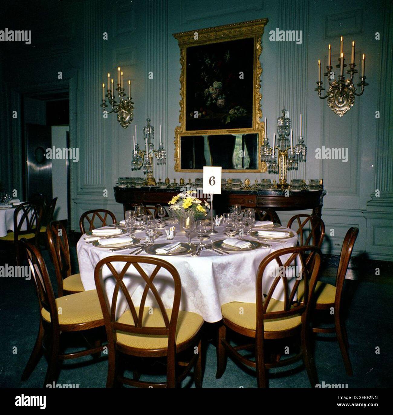 Senate dining room washington hi-res stock photography and images - Alamy