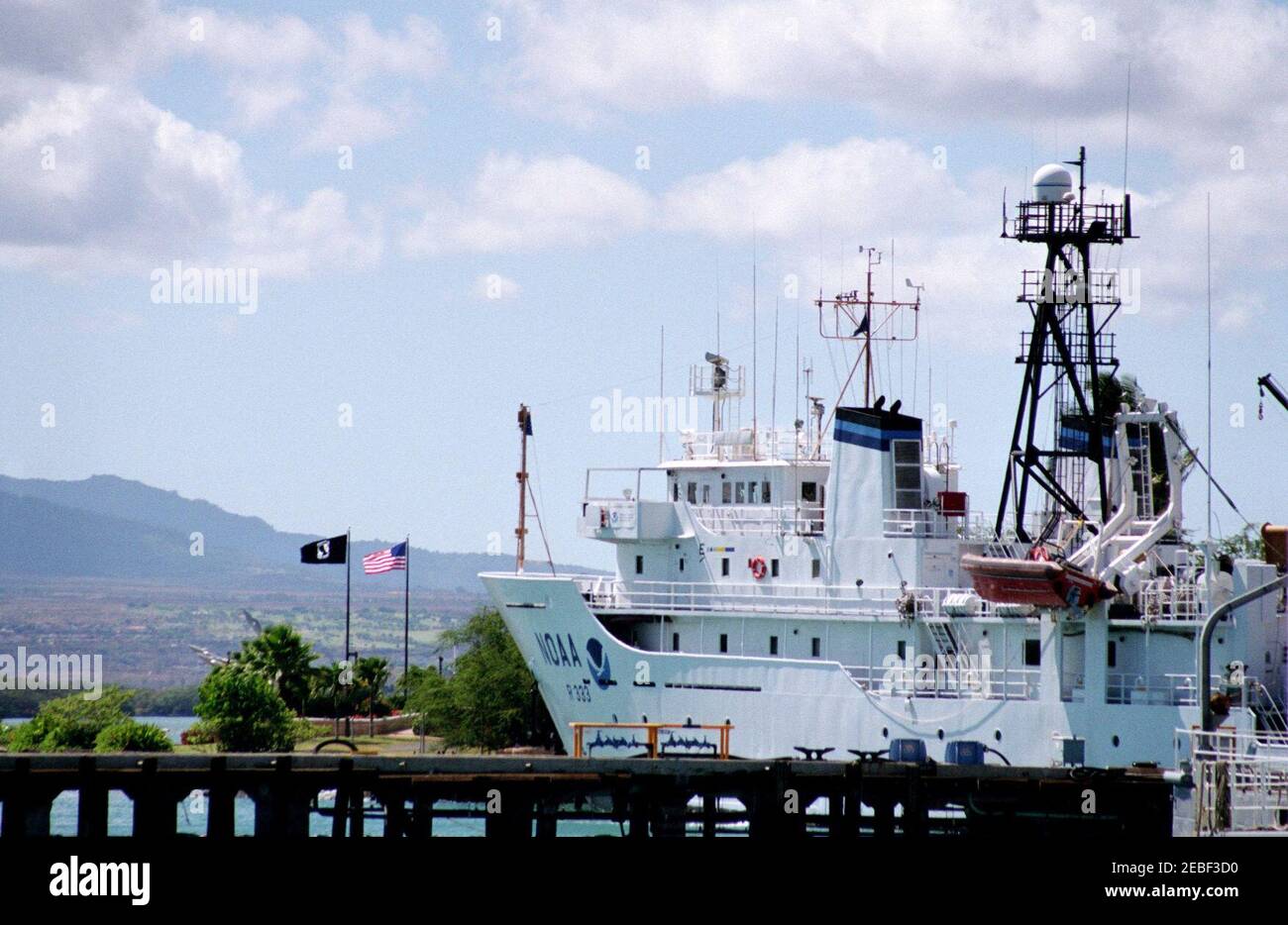 NOAA Research Ship Ka'Imimana (R-333 Stock Photo - Alamy