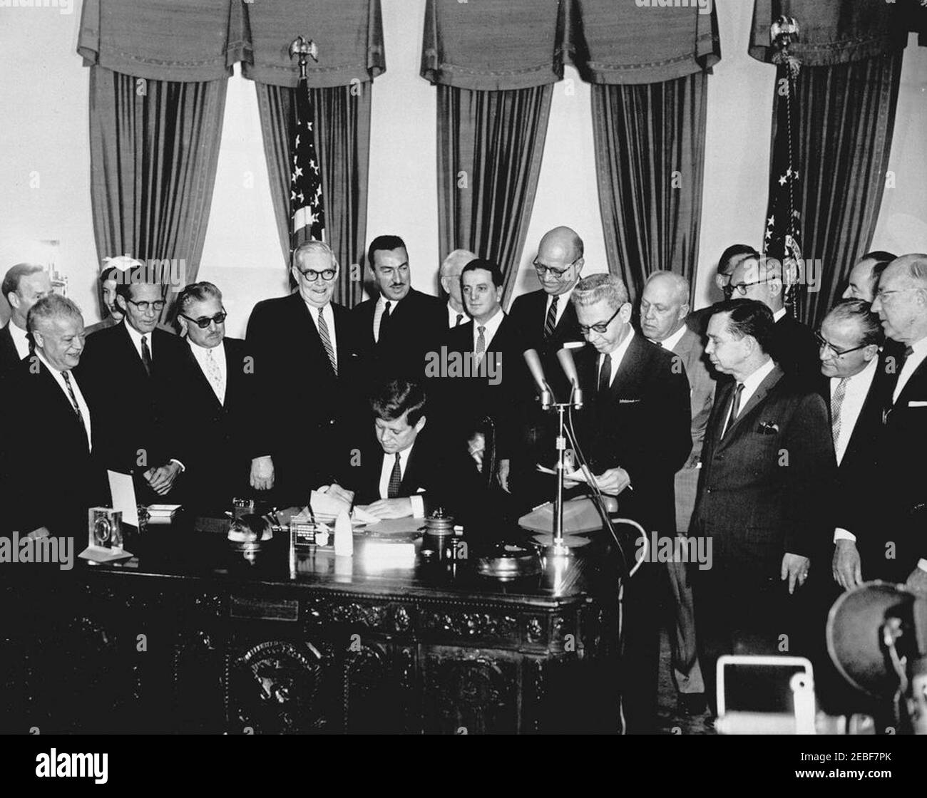 Law of the minimum Black and White Stock Photos & Images - Alamy