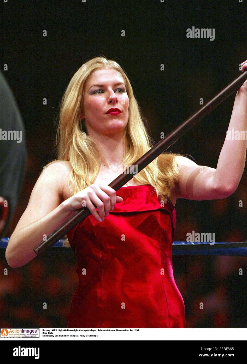 02 arena boxing ring hi-res stock photography and images - Alamy