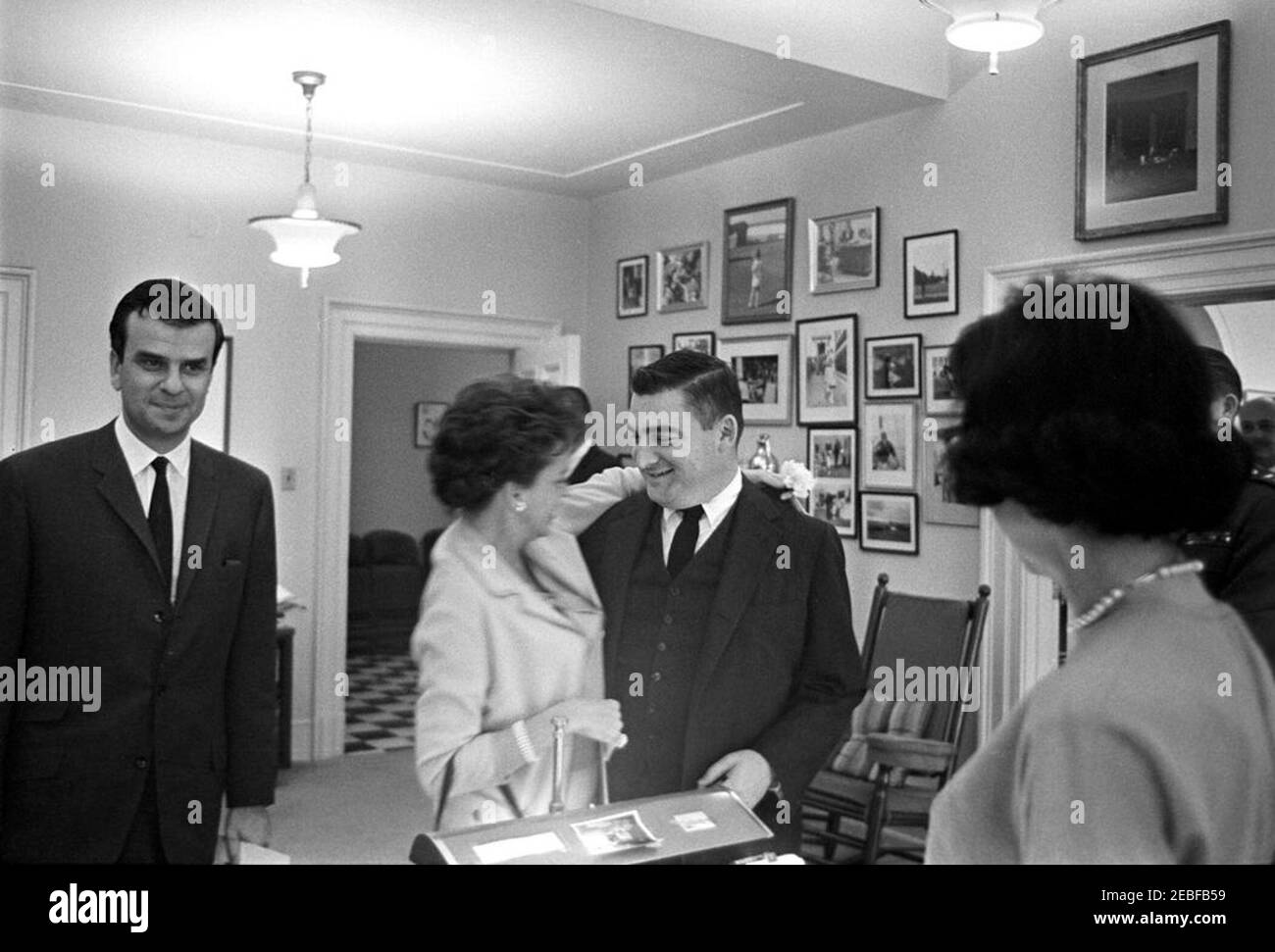 Back function Black and White Stock Photos & Images - Alamy