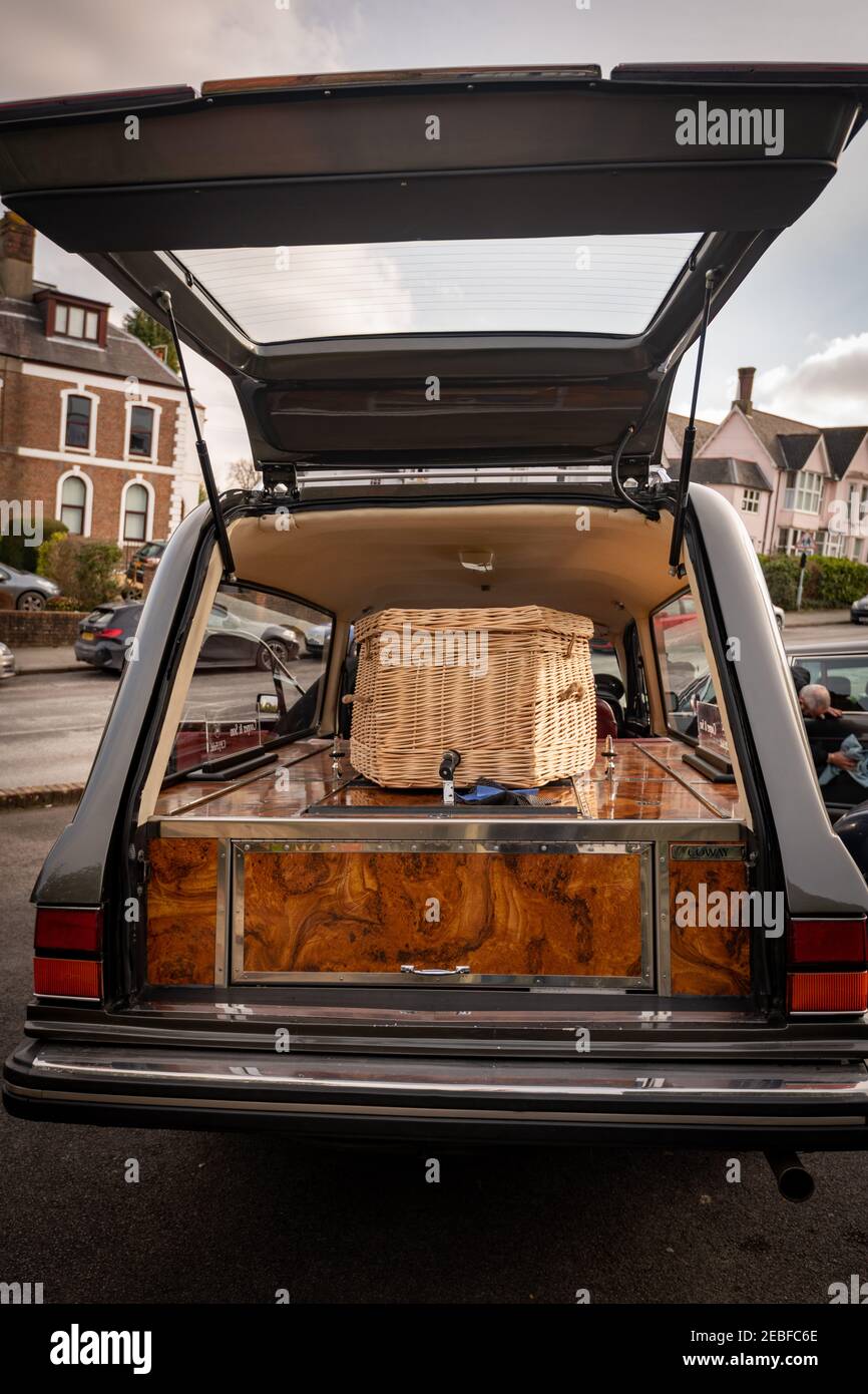 Rolls royce hearse hi-res stock photography and images - Alamy