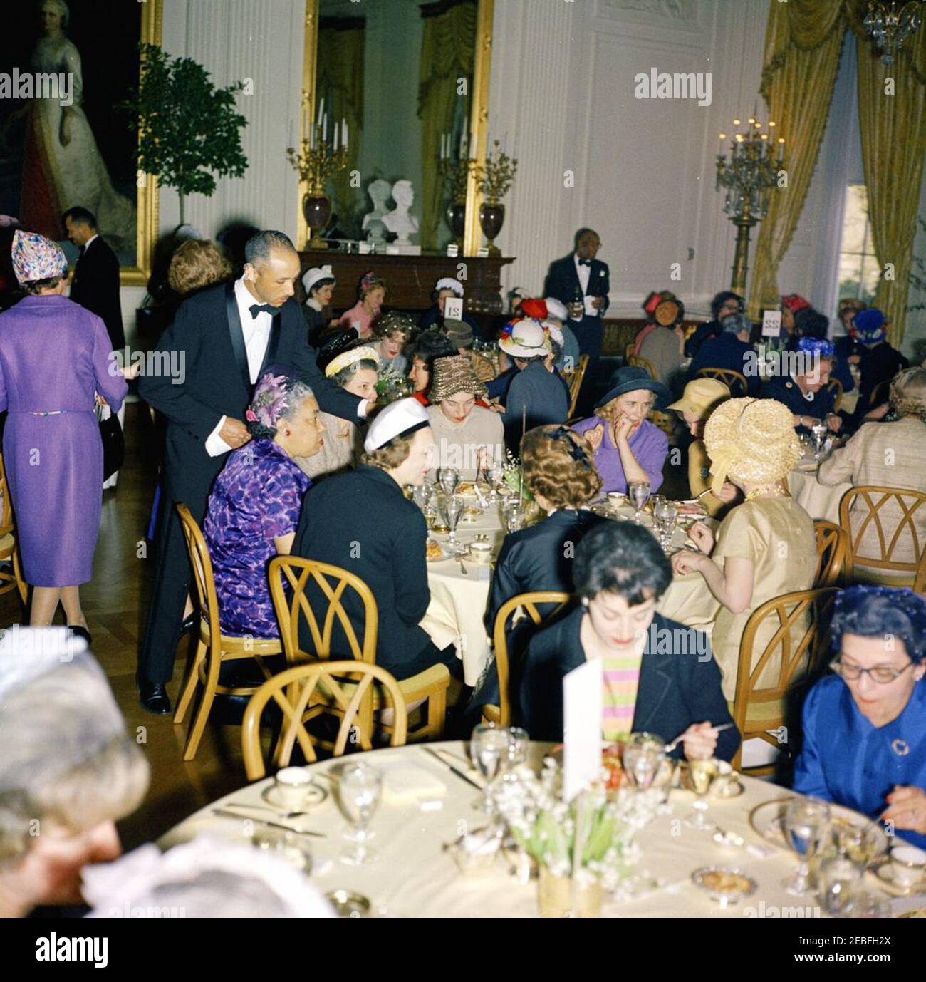 First Lady Jacqueline Kennedyu0027s (JBK) Luncheon for Newswomen ...