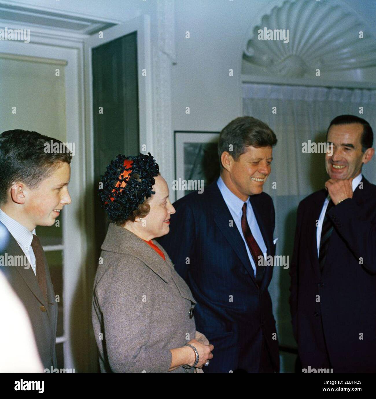 Swearing-in ceremony of Edward R. Murrow as Director of the US ...