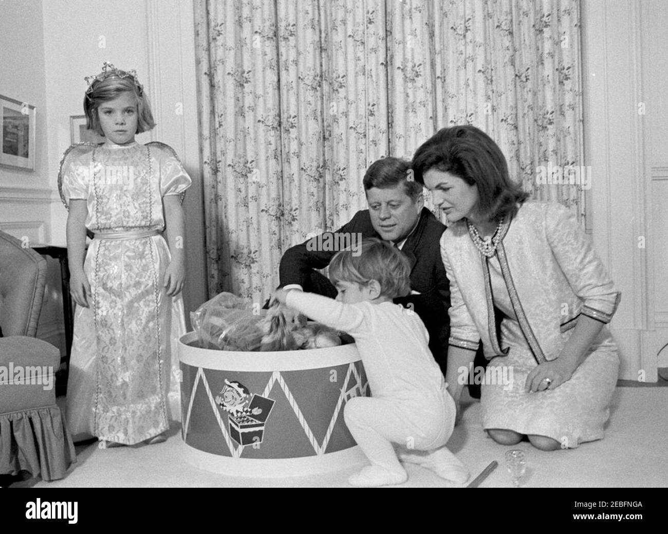 President Kennedy, First Lady Jacqueline Kennedy (JBK), and children in ...