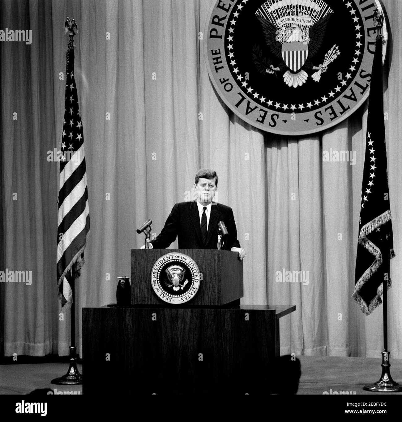 John f kennedy at press conference Black and White Stock Photos ...