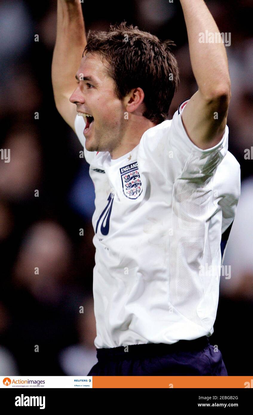 England argentina michael owen goal hi-res stock photography and images ...