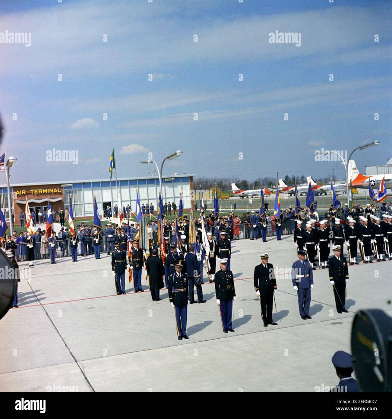 Military color guard hi-res stock photography and images - Alamy