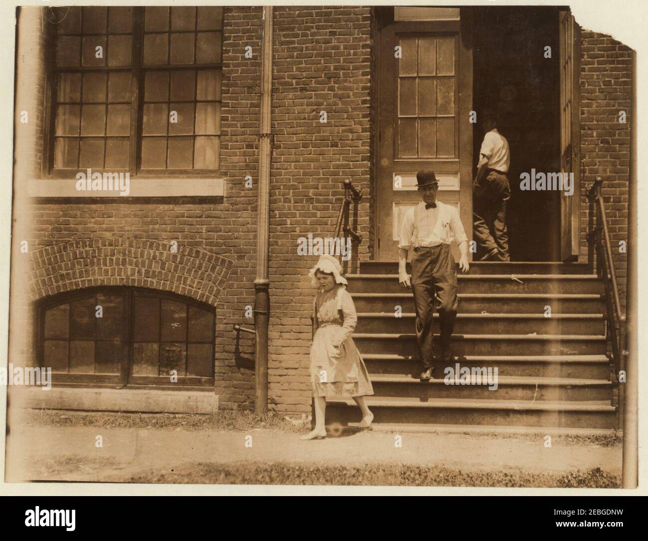 Noon. Cora Watts a young spinner in the Aragon Mill, Rock Hill Stock ...