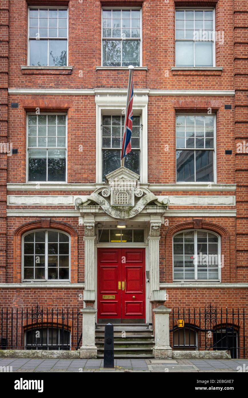 Facade of an ancient building in the city of London, UK Stock Photo - Alamy