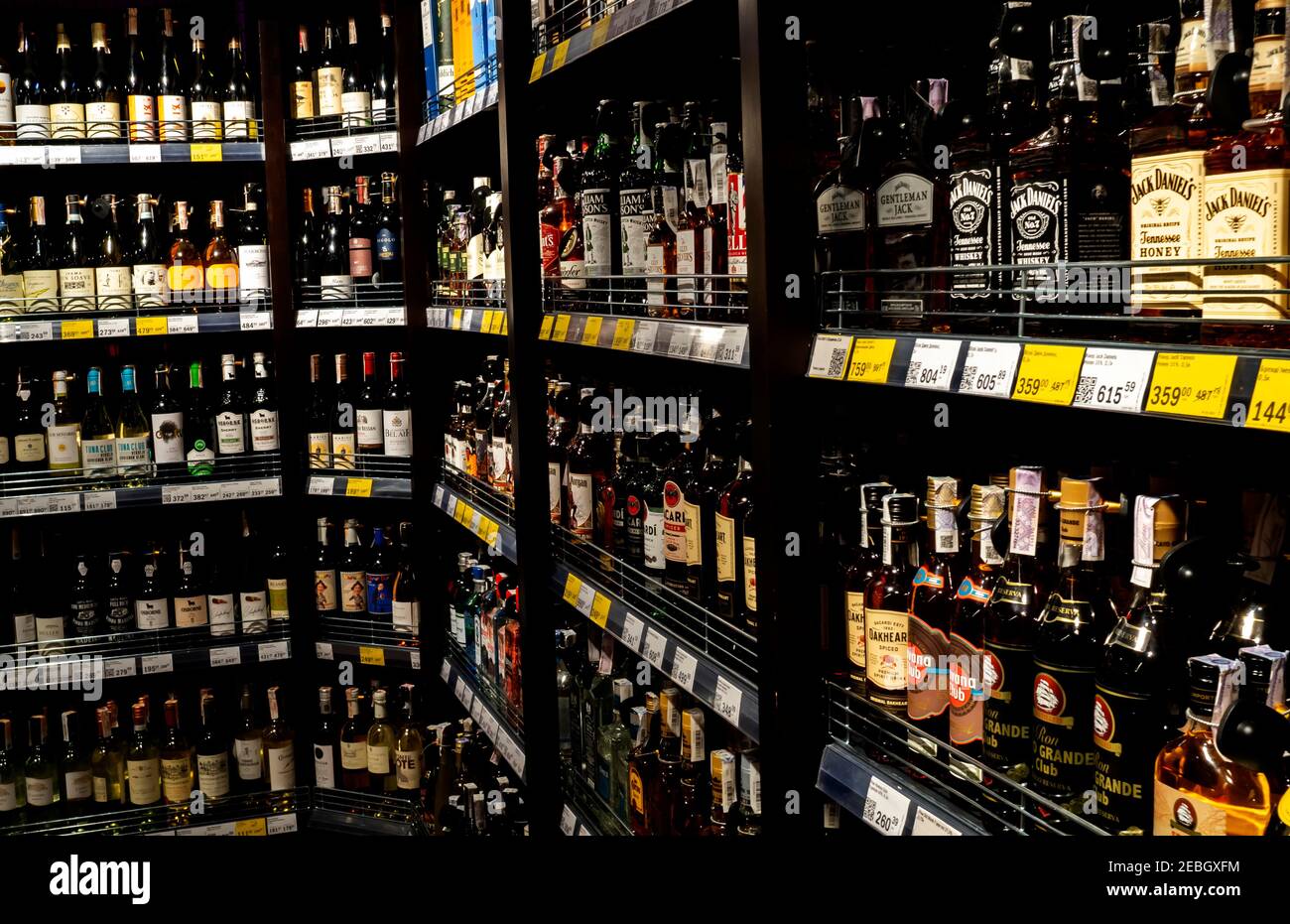 Alcohol sales hi-res stock photography and images - Alamy