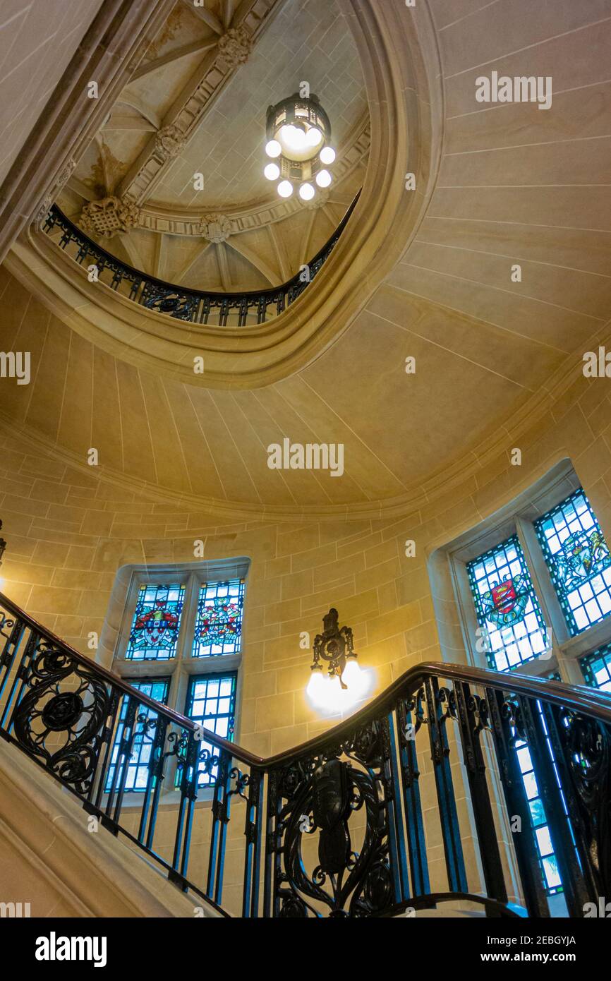 Royal courts of justice london interior hi-res stock photography and ...