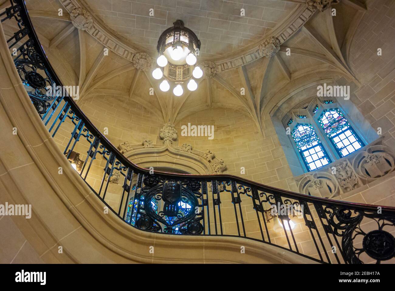 Royal courts of justice london interior hi-res stock photography and ...