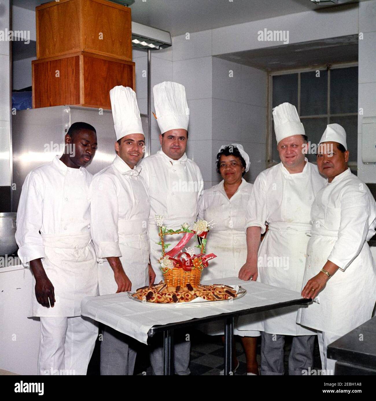 Kitchen staff white house hi-res stock photography and images - Alamy