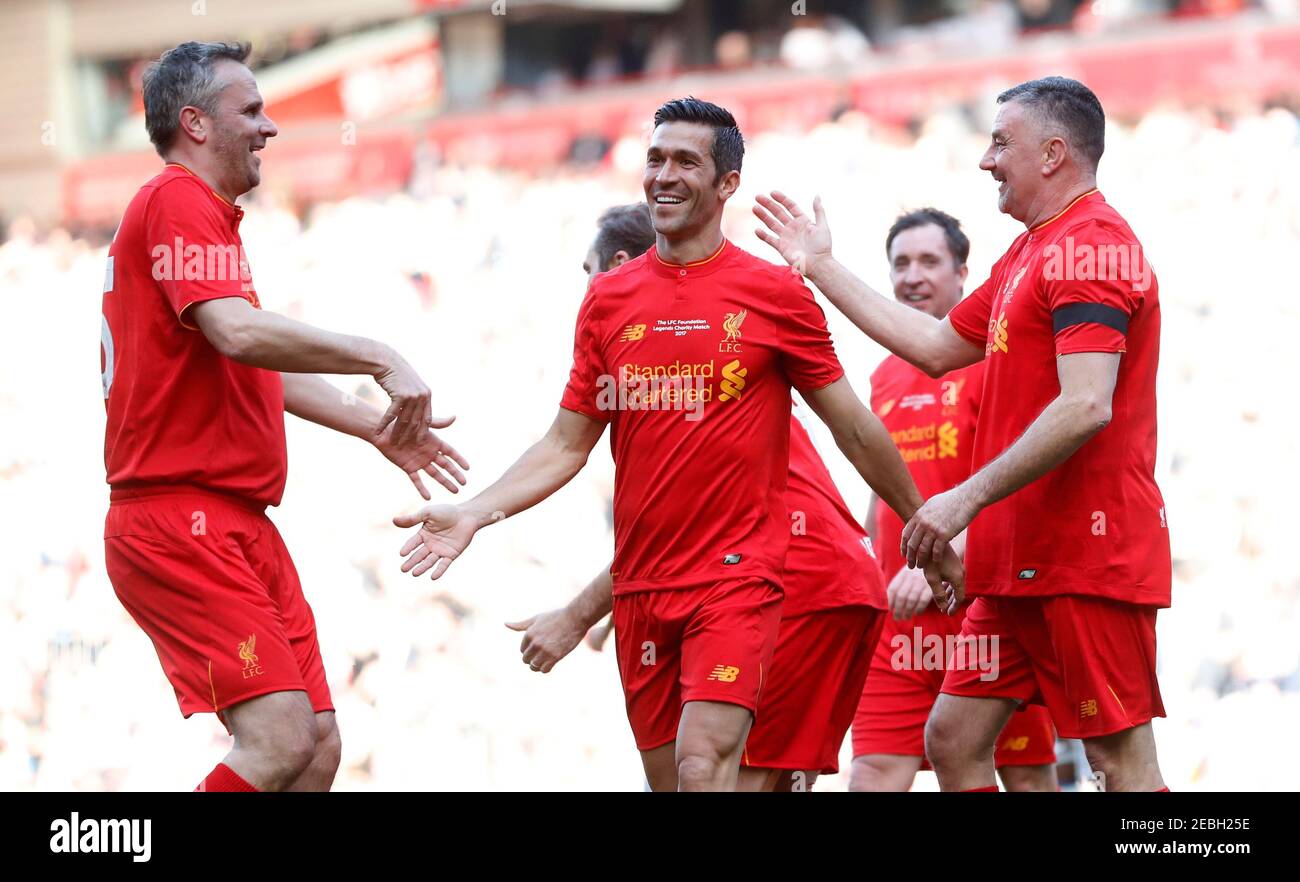 Liverpool john aldridge celebrates hi-res stock photography and images ...