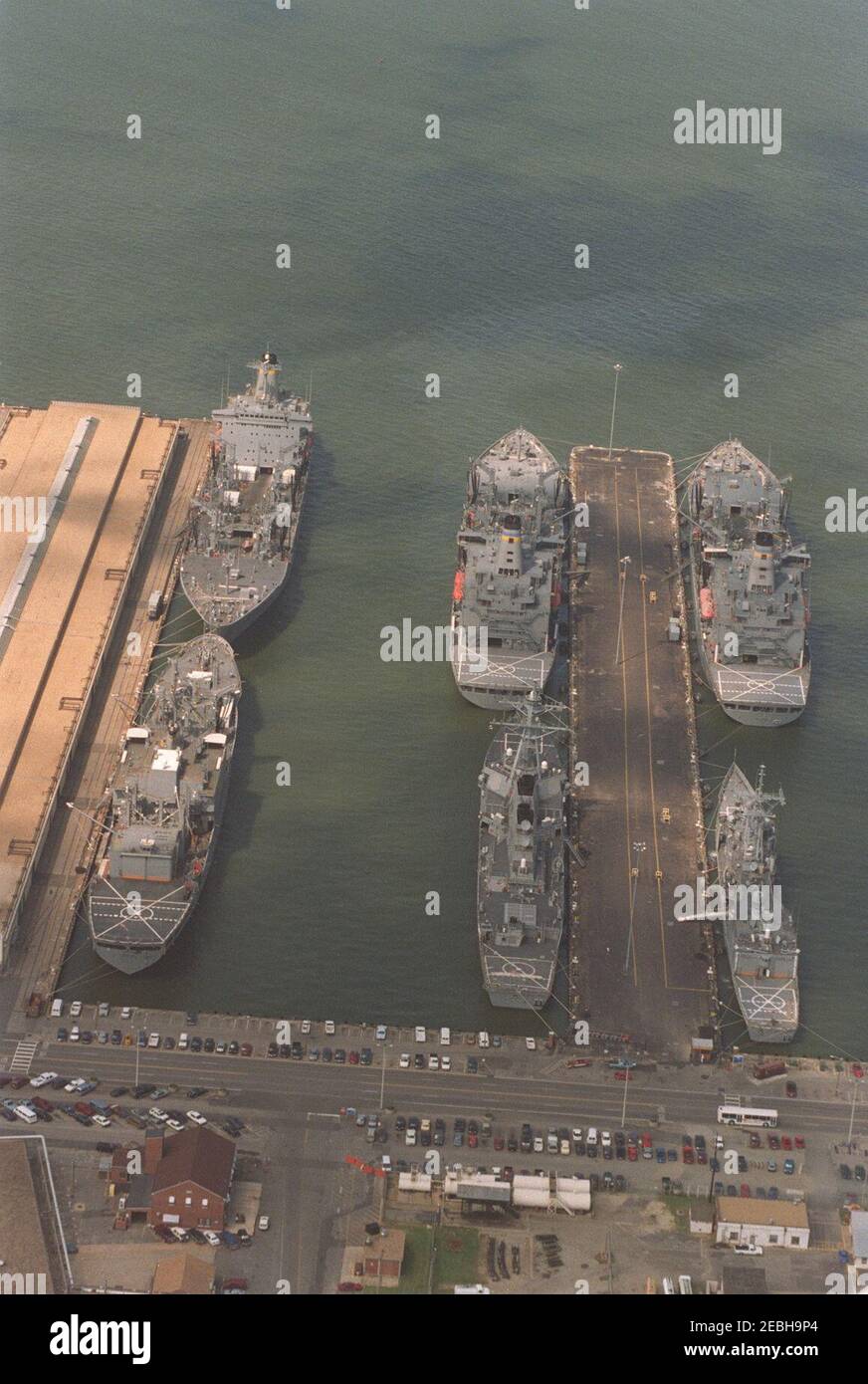 Norfolk naval base hi-res stock photography and images - Alamy