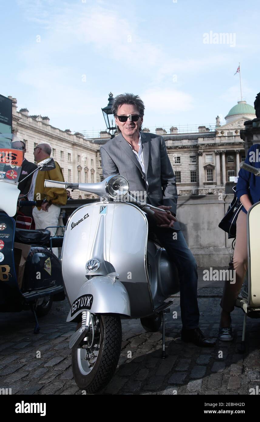Bruce foxton hi-res stock photography and images - Alamy