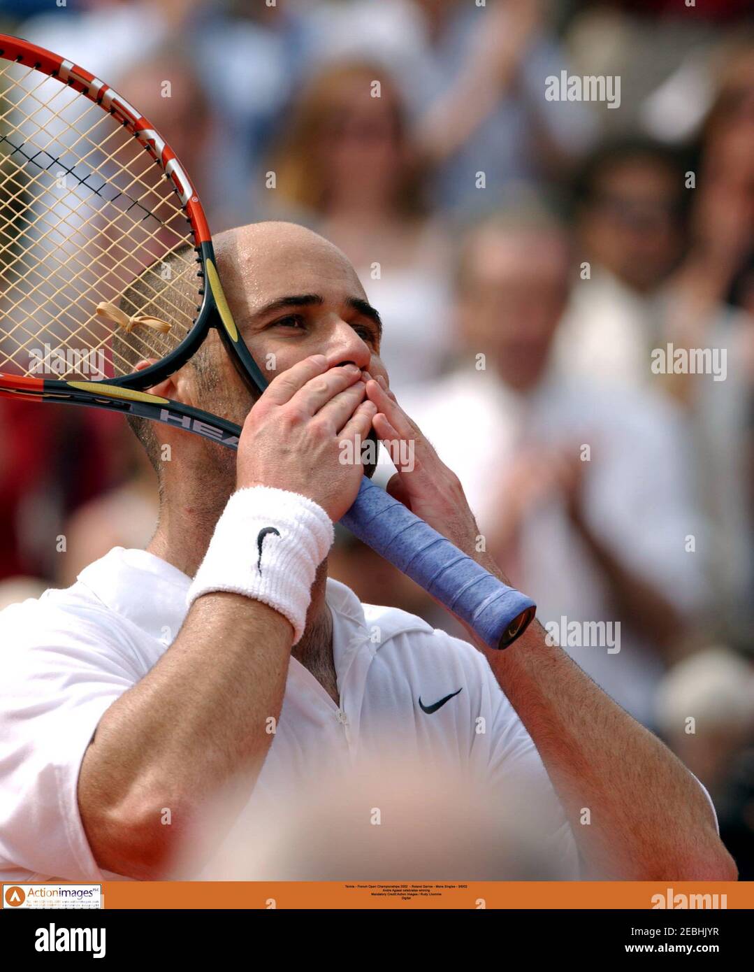 Andre agassi winning french open hi-res stock photography and images ...