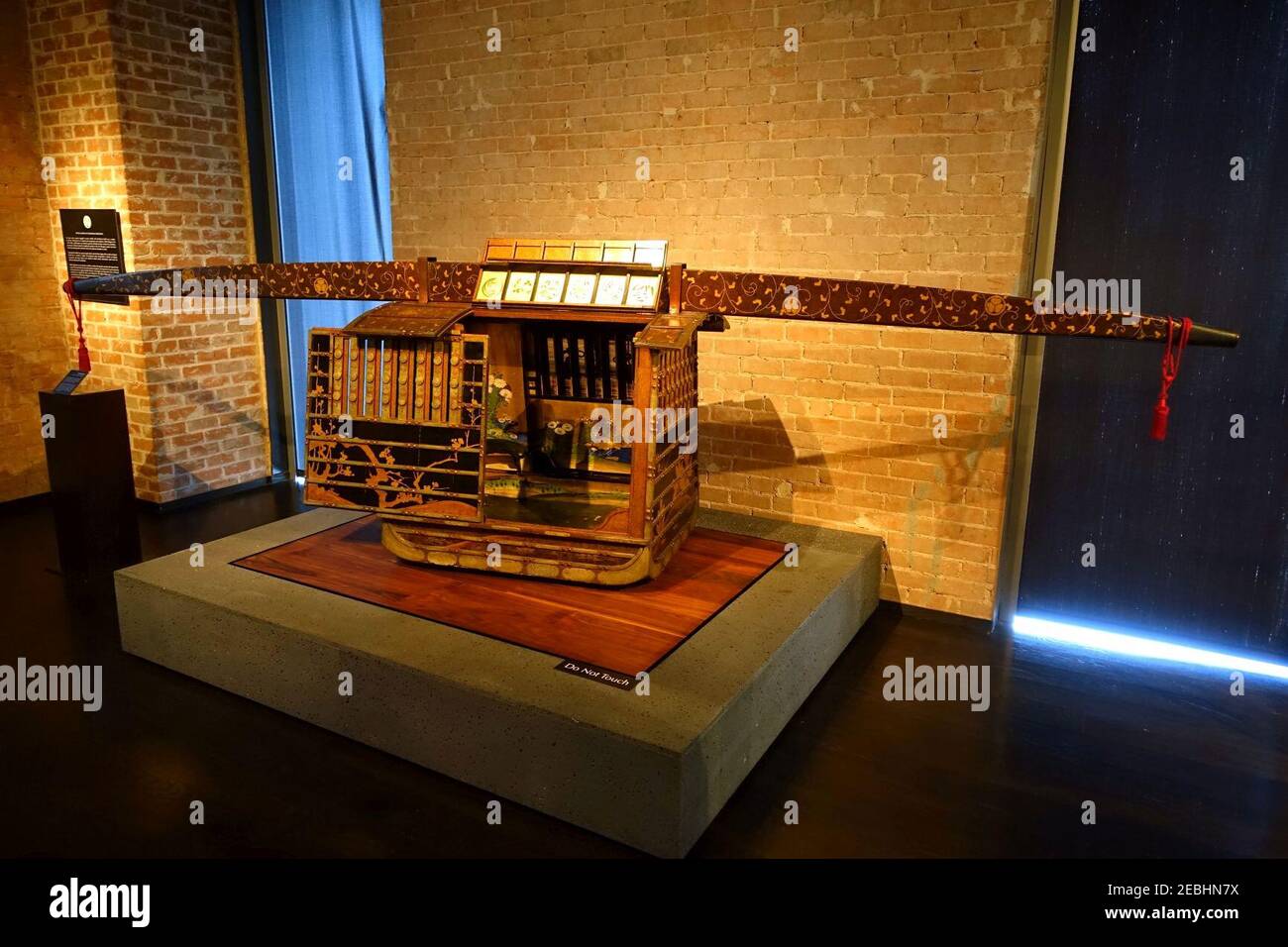 Palanquin japan hi-res stock photography and images - Alamy