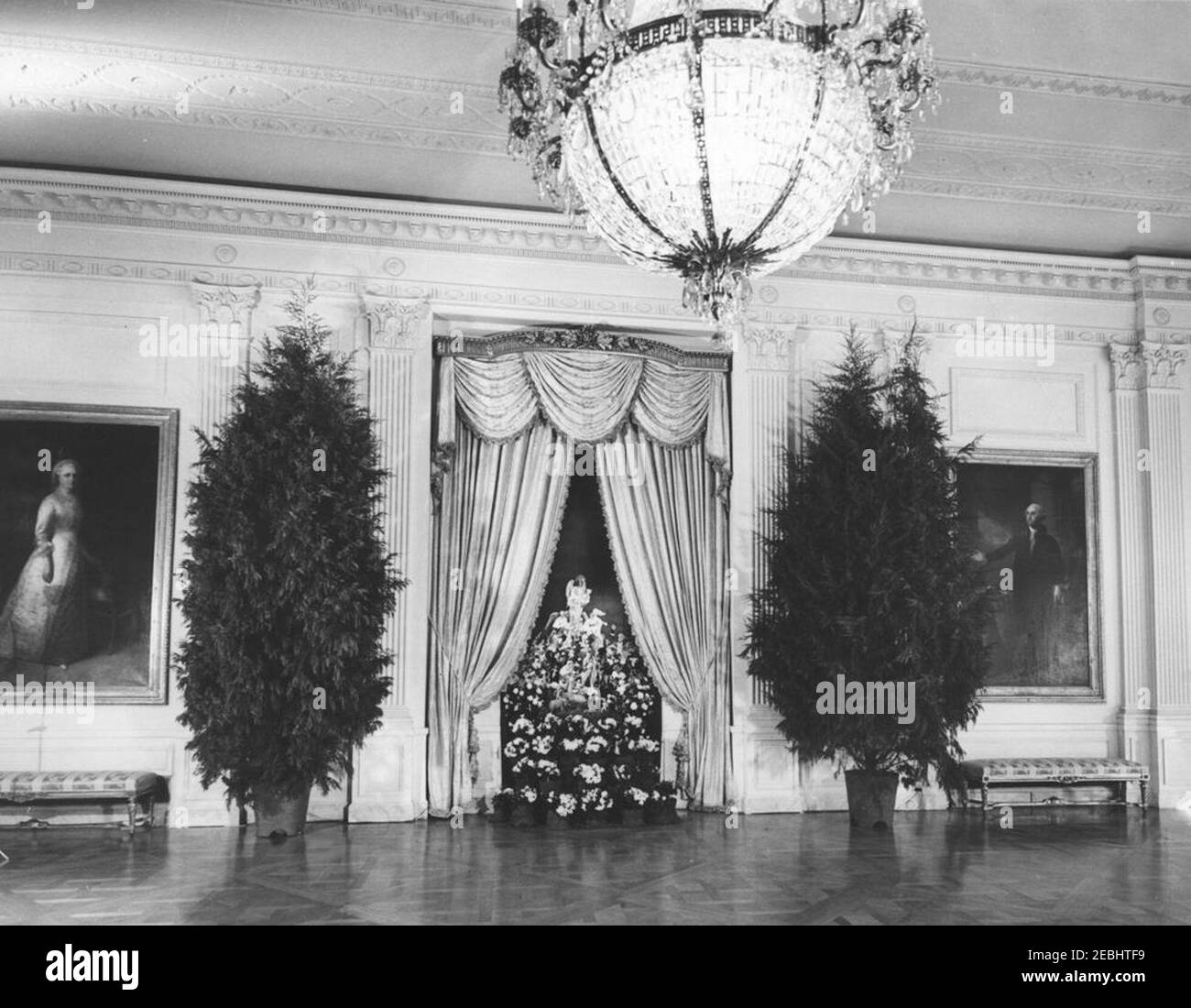 Christmas Tree in the North Entrance Hall, Christmas decorations in ...