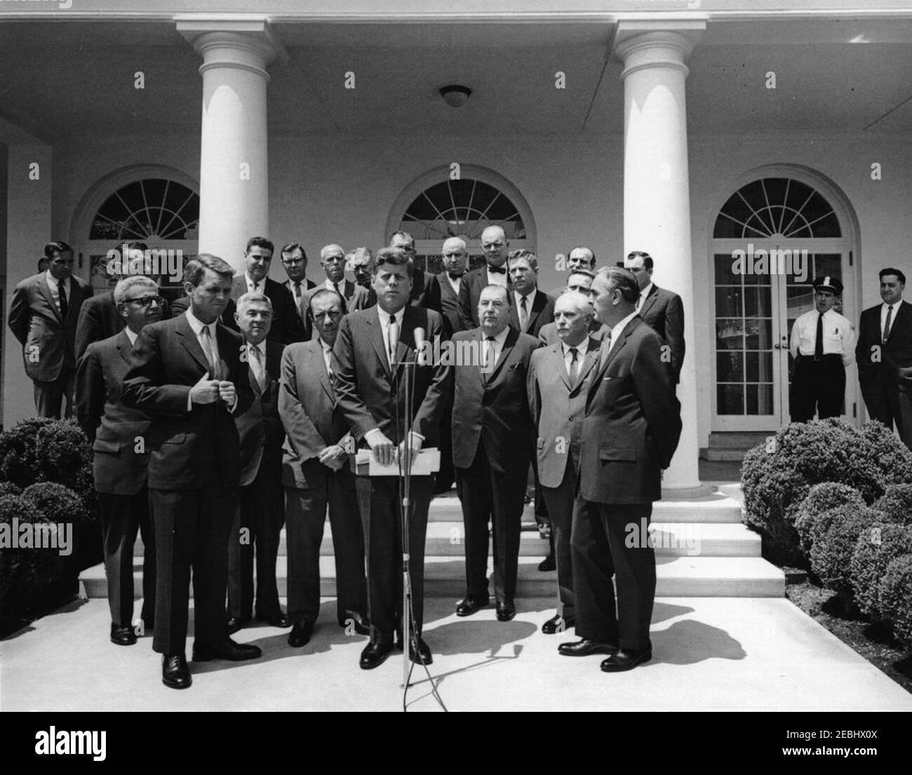 Robert f wagner jr hi-res stock photography and images - Alamy