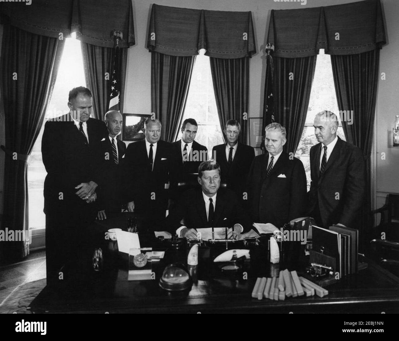 John kennedy jr desk hi-res stock photography and images - Alamy