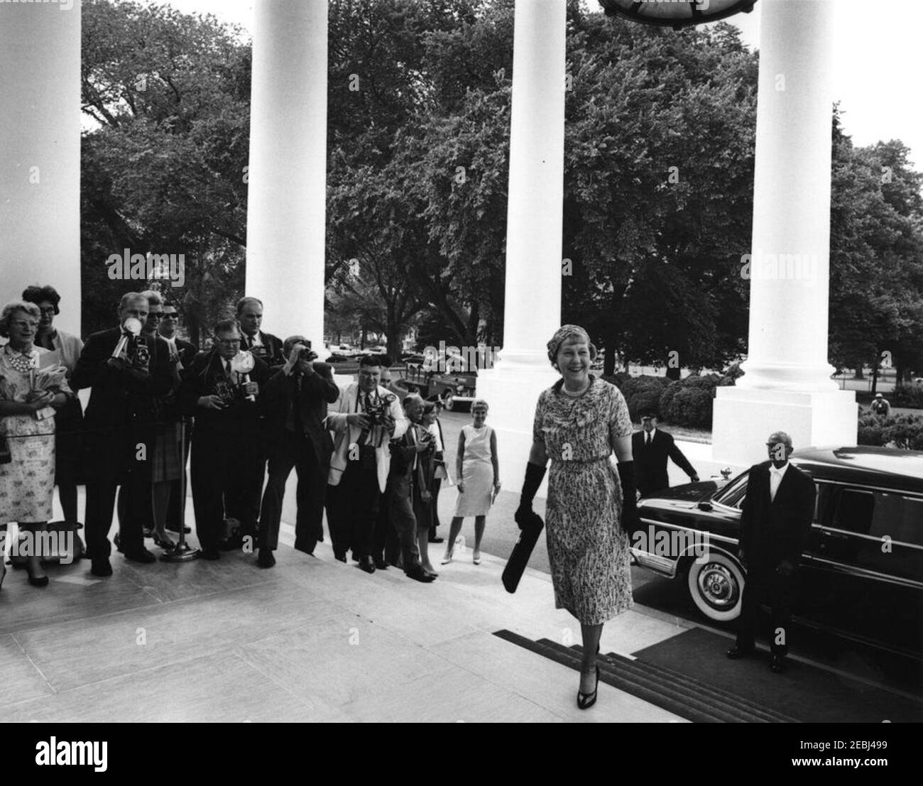 First Lady Jacqueline Kennedyu0027s (JBK) Tea for National Cultural ...