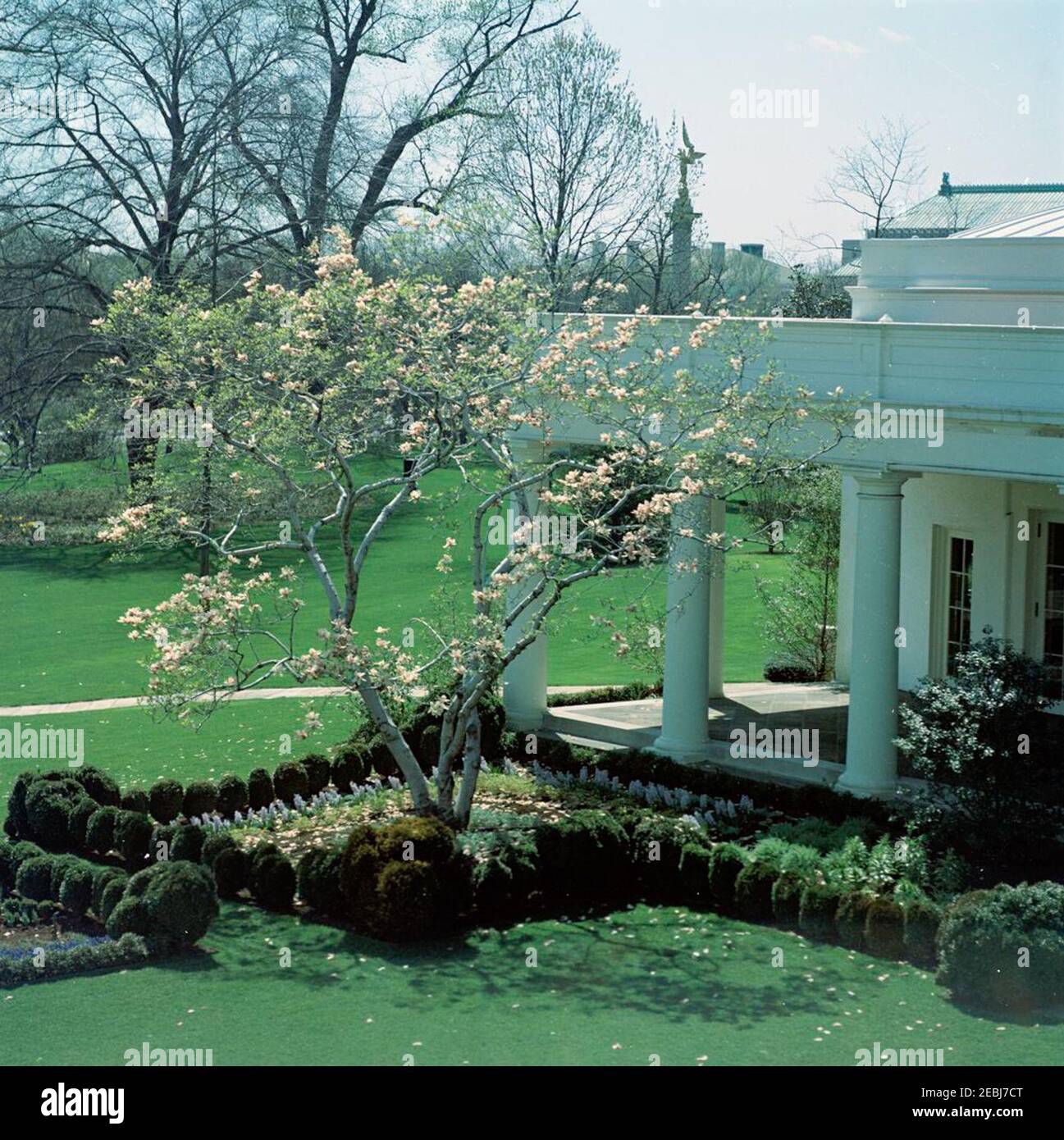 White house west wing exterior hi-res stock photography and images - Alamy