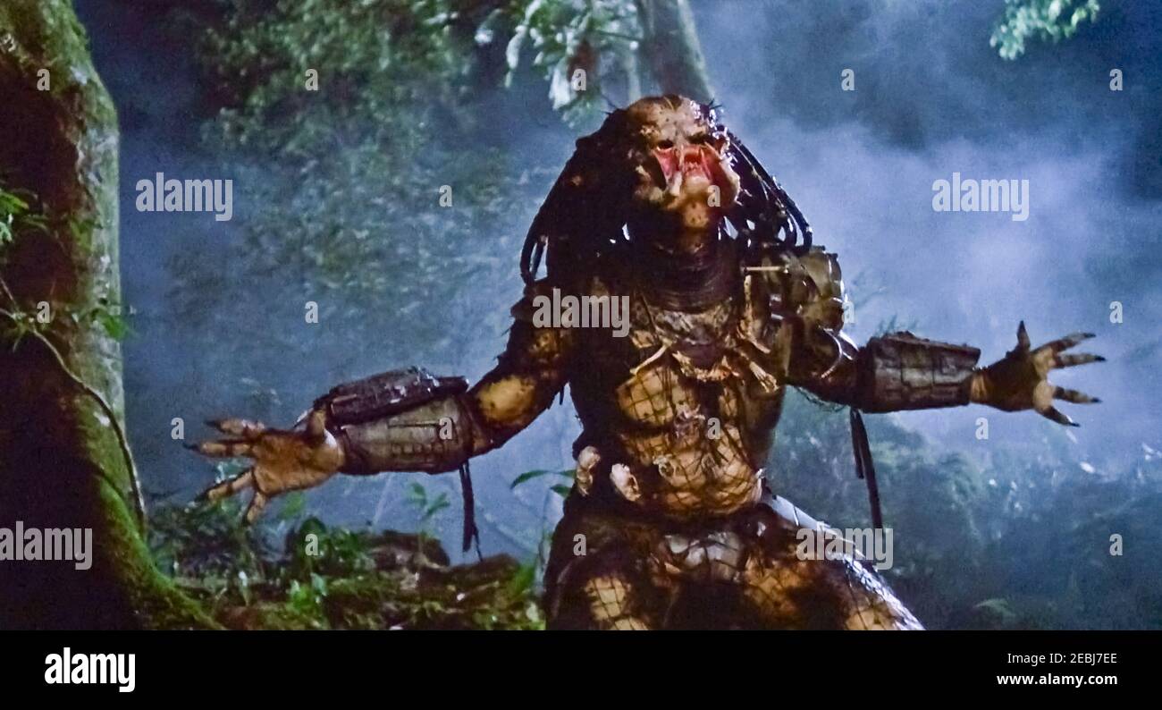 USA. Kevin Peter Hall as Predator in a scene from the (C)Twentieth ...