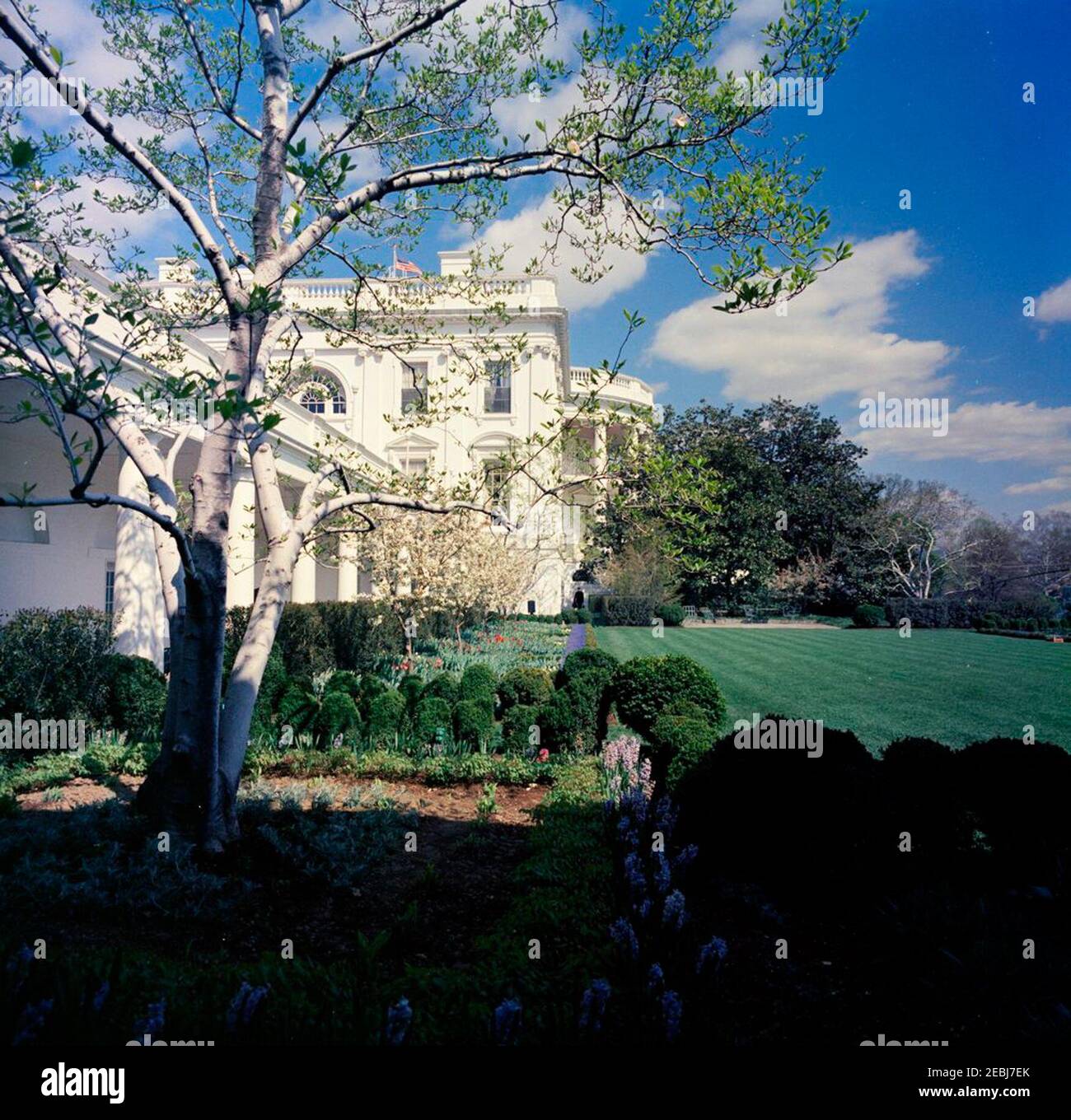 Rose Garden, views. View of the Rose Garden along the West Wing ...