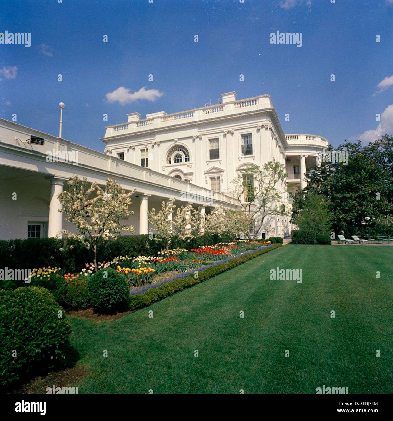 Rose Garden, views. View of the Rose Garden along the West Wing ...