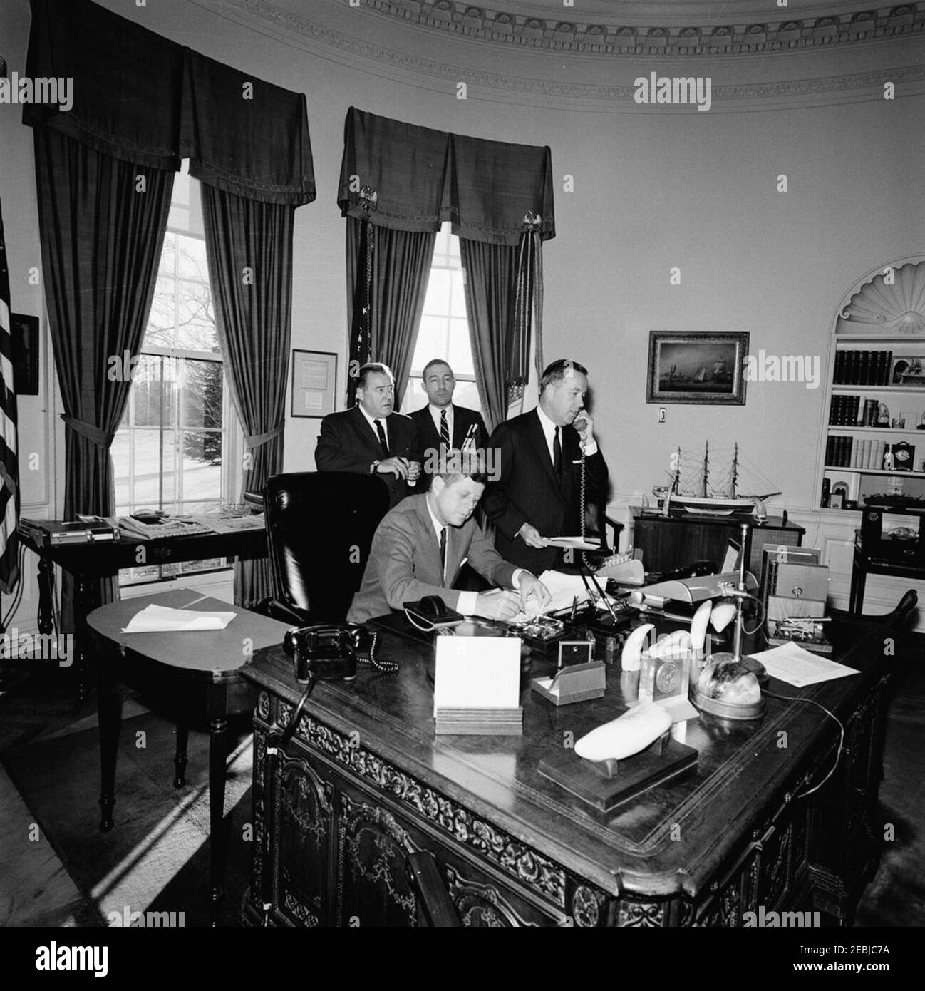 Warren grant magnuson hi-res stock photography and images - Alamy