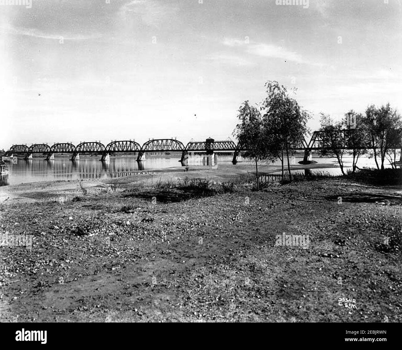 Northern Pacific Railroad bridge across the Columbia River at Kennewick ...