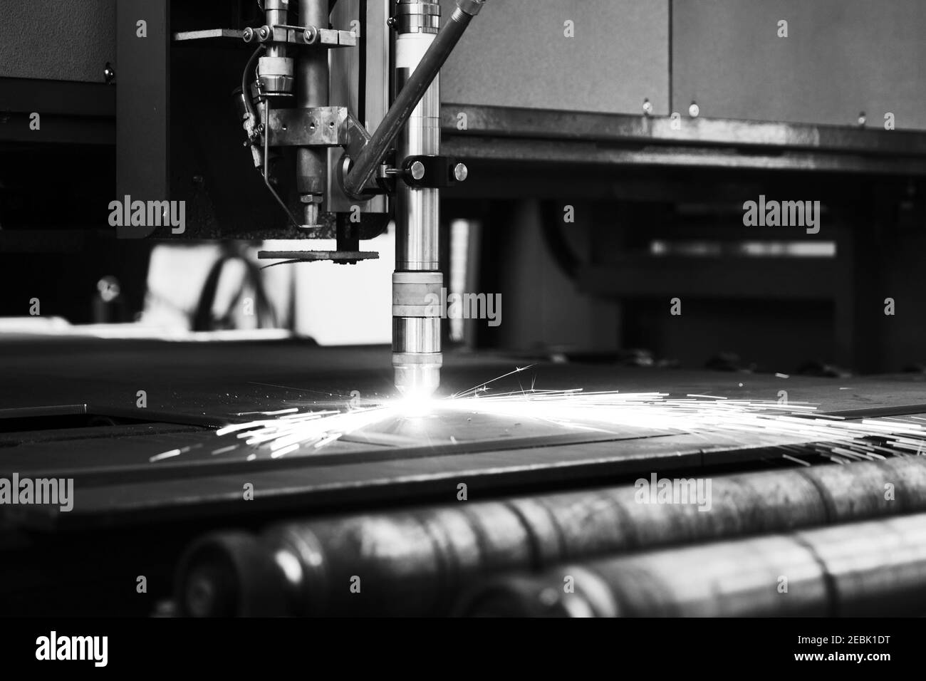 Industrial cnc plasma machine cutting of metal plate Stock Photo - Alamy
