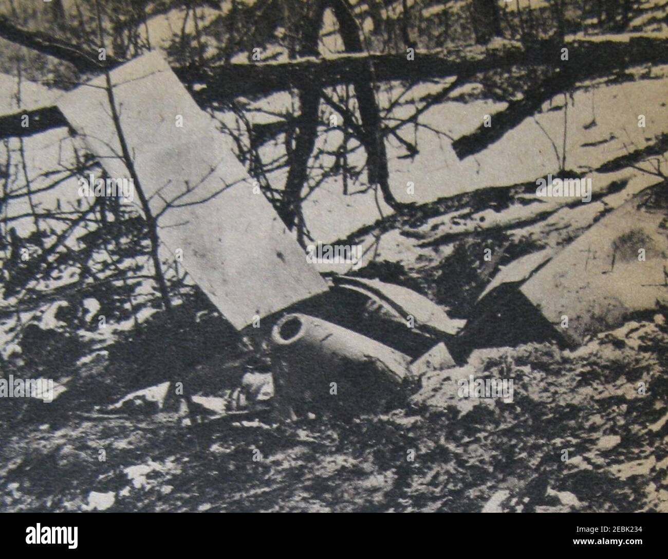 Northwest Orient Airlines Flight 710（N121US） wreckage Stock Photo - Alamy