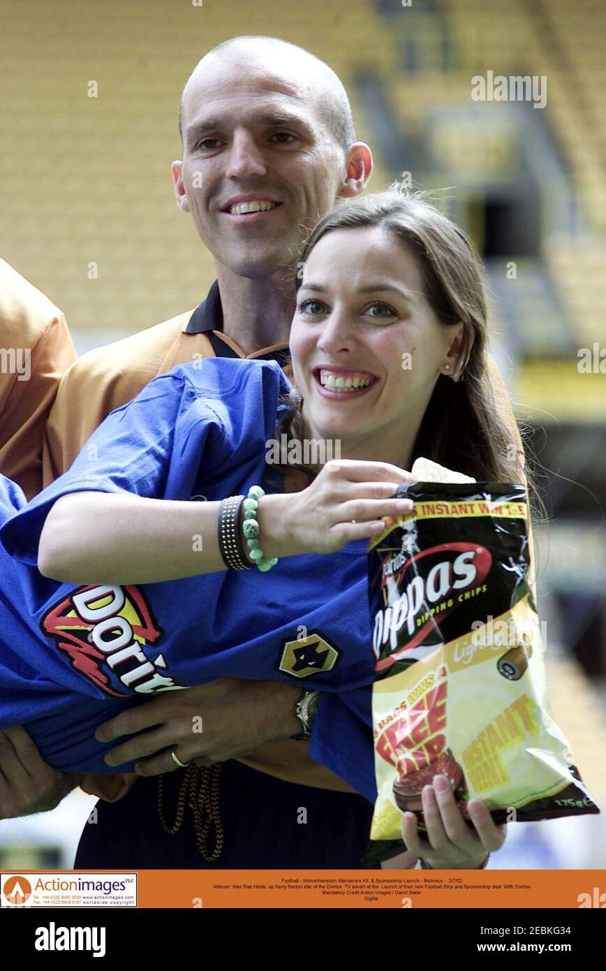 Wolves kit launch hi-res stock photography and images - Alamy