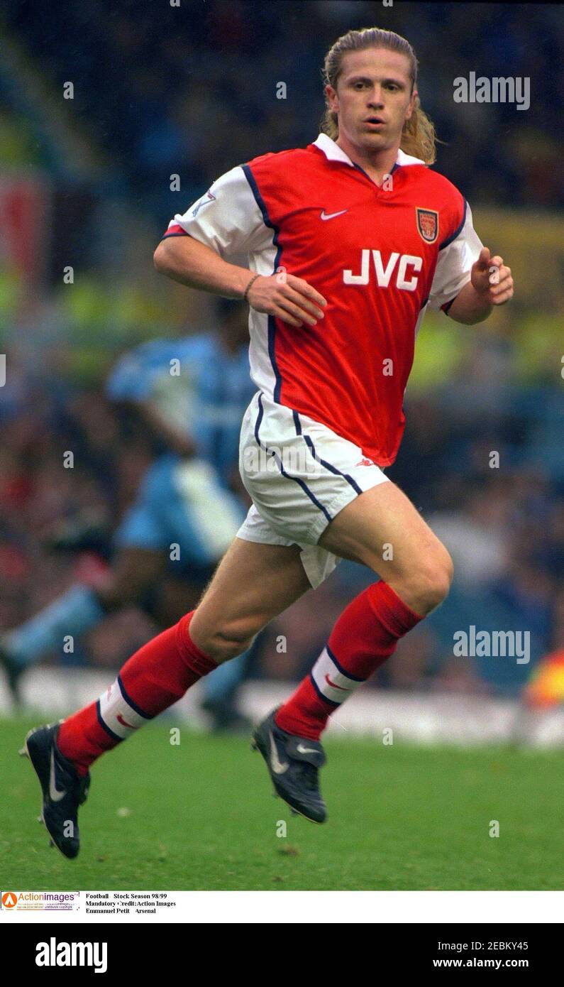 Football action emmanuel petit hi-res stock photography and images - Alamy